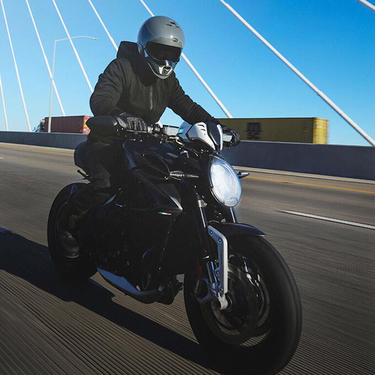 Bell Helmets® Ireland - Official Website | Moto and Bike Helmets